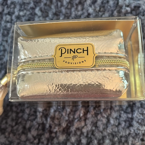 pinch provisions | Other | Silver Pinch Provisions Mini Emergency Kit ...